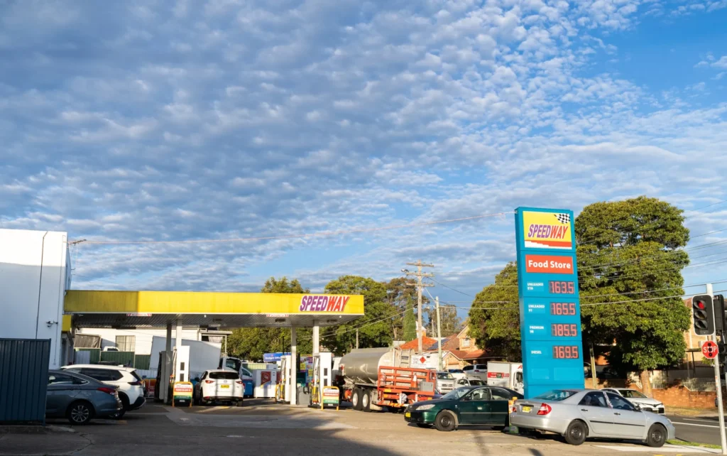 Speedway Auburn Petrol Station - Speedway
